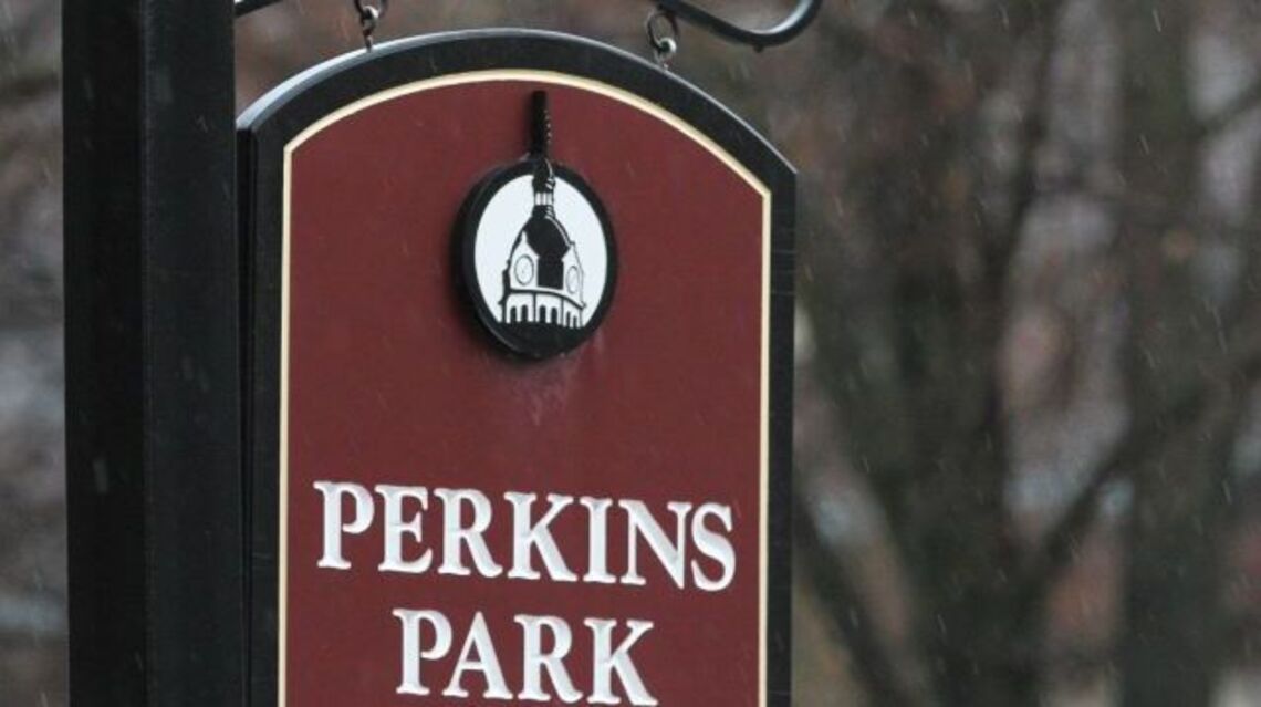 Conservation organization works on enhancement project in Warren park ...