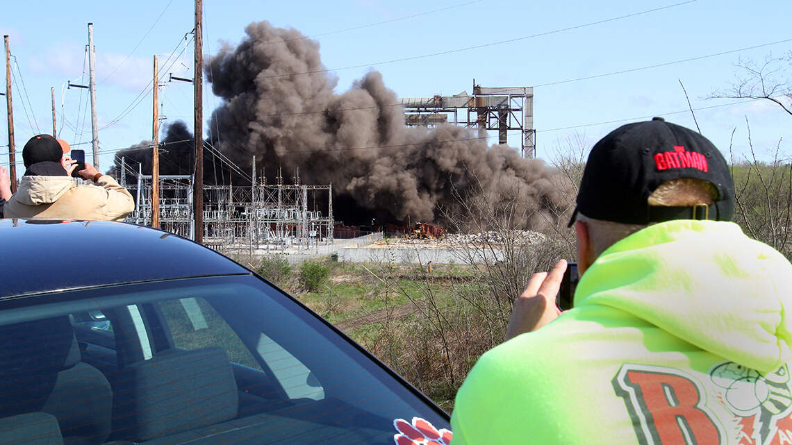 Ohio Edison Power Plant near Niles, Ohio, demolished | Mahoning Matters