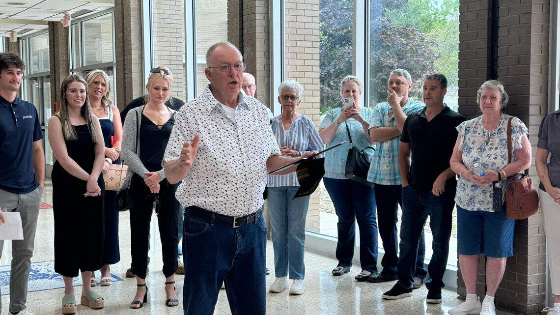 Vietnam vet who left school for war gets high school diploma | Mahoning ...